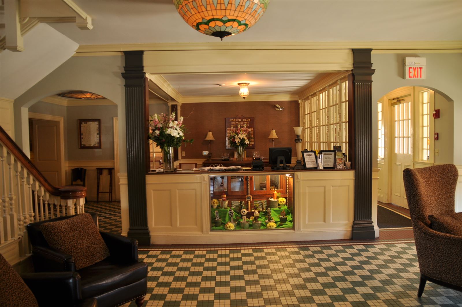 Locations Hub - Cobblestones Restaurant, Lowell