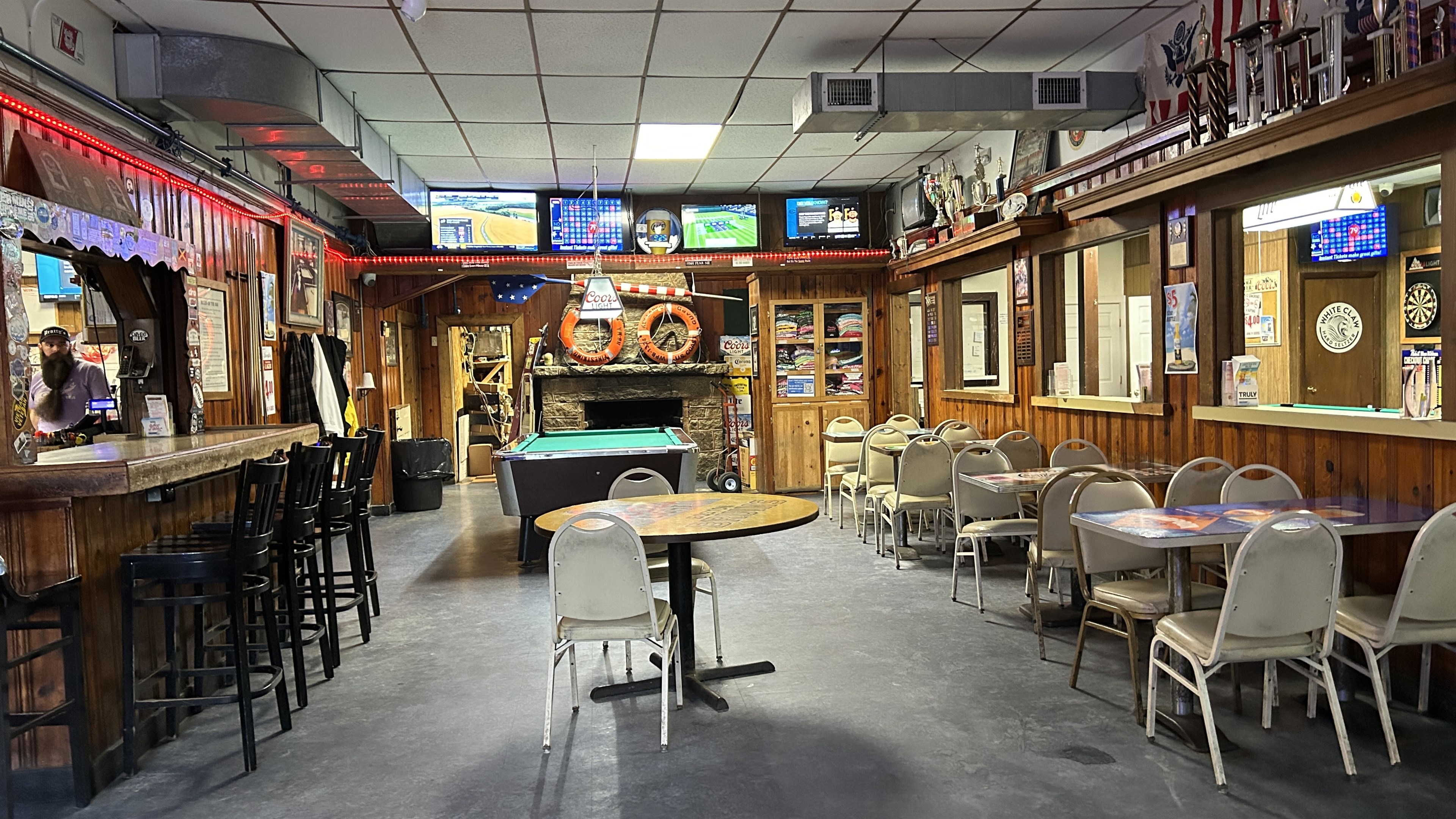 Locations Hub - Pratty's CAV - Bar
