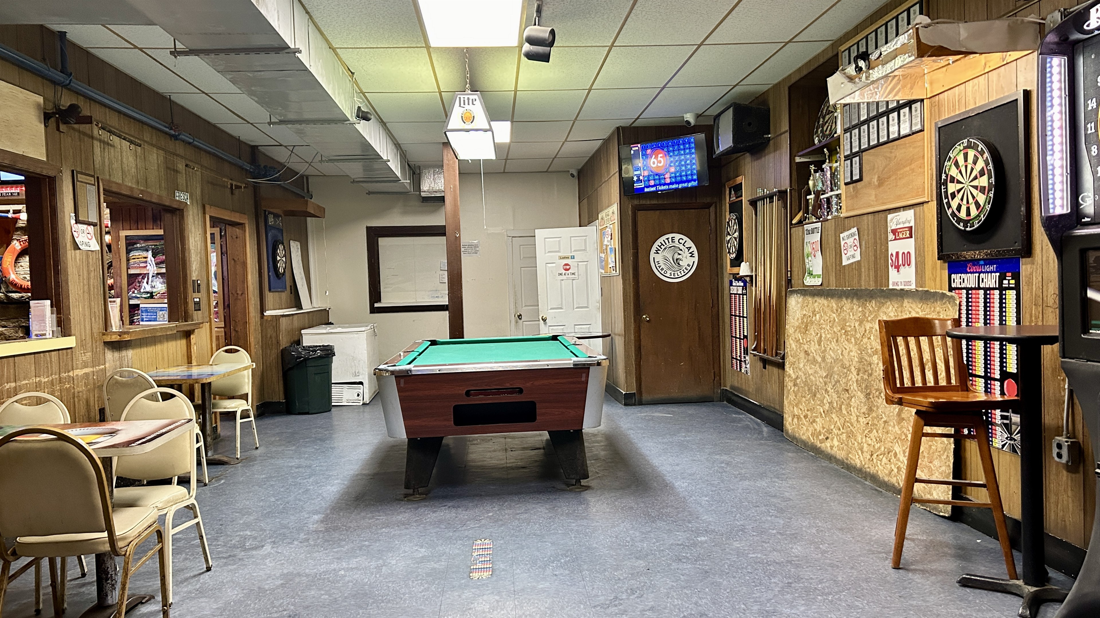 Locations Hub - Pratty's CAV - Bar
