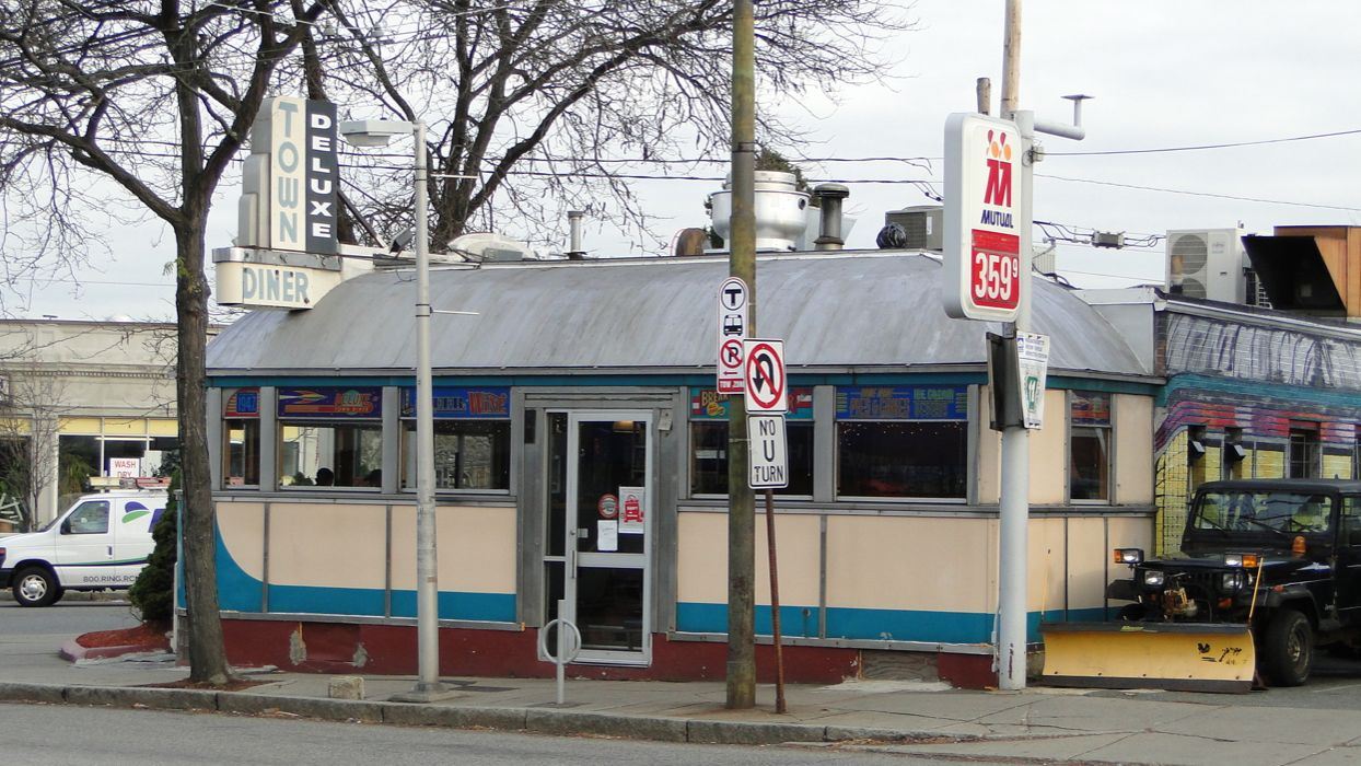 Locations Hub - Deluxe Town Diner